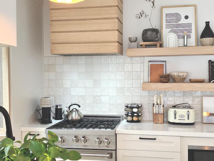 Stylish & New Venice Beach Apt Steps From Ocean - Santa Monica, CA