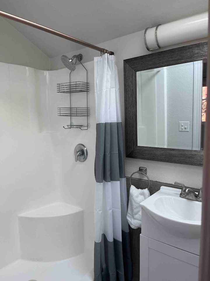 Sasvari Inn - A Home Away From Home - Redlands
