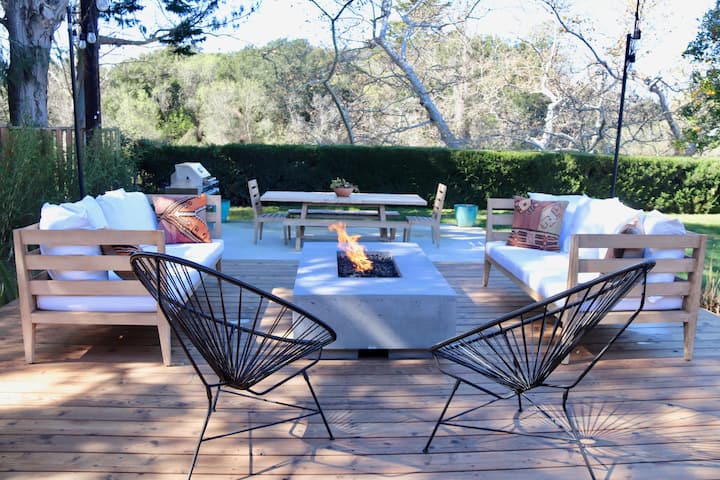 Indoor/outdoor Living With Spa And Fire Pit - Santa Barbara, CA