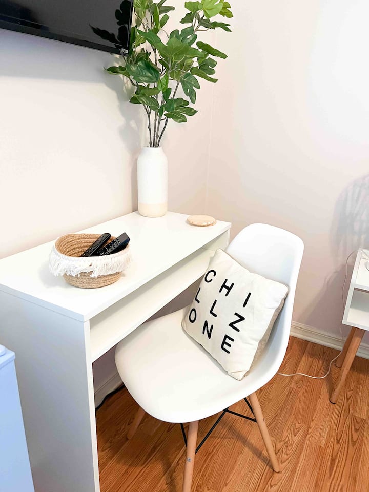 Serene Br & Ba W/ Private Entrance 25 Min To Beach - Port St. Lucie, FL