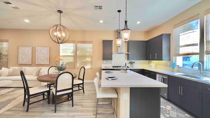 New! Beautiful 3br Home In Central Irvine - Irvine, CA