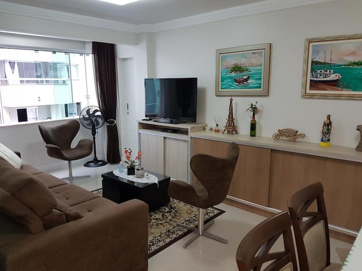 Apartamento 3 Quartos, 7 Hospedes Na Quadra Do Mar - Balneário Camboriú