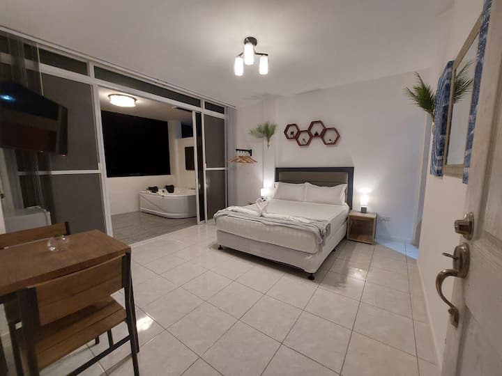 40% Off! Bonsai Jacuzzi Suites Xl Balcony+netflix - Panglao