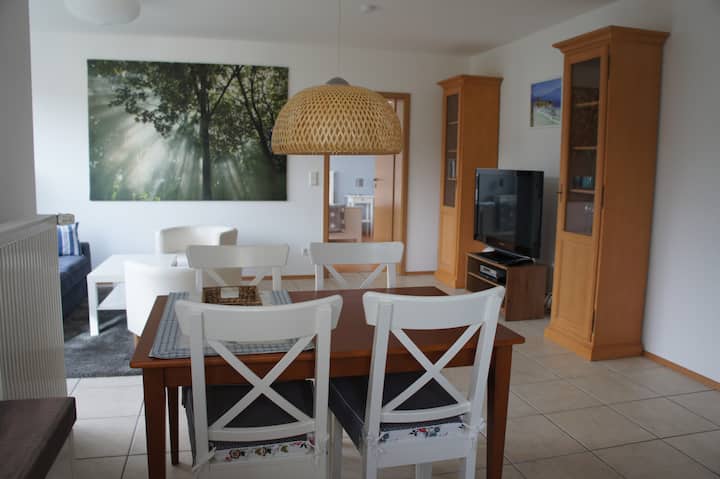 Helle Freundliche Ferienwohnung Im Grünen "Hazel" - Bergisch Gladbach