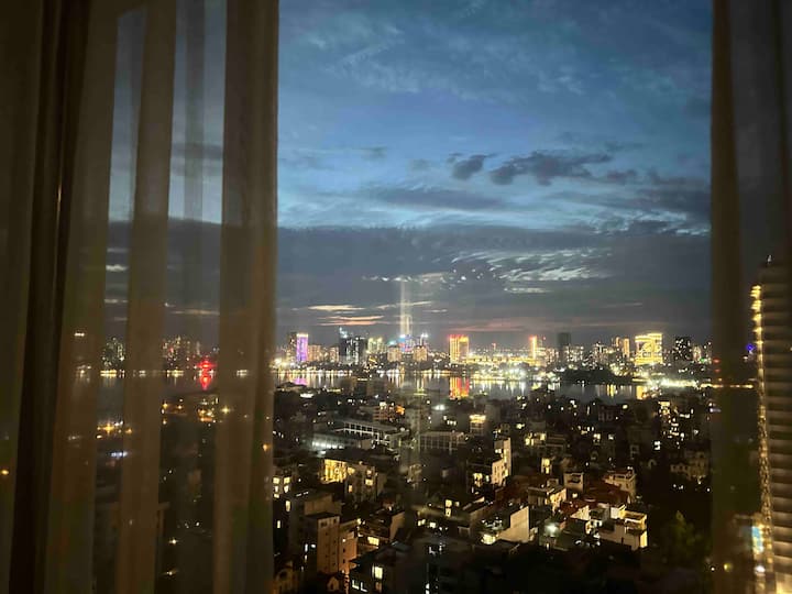 Spacious Highrise Apt W/lake View &Full Facilities - Hà Nội