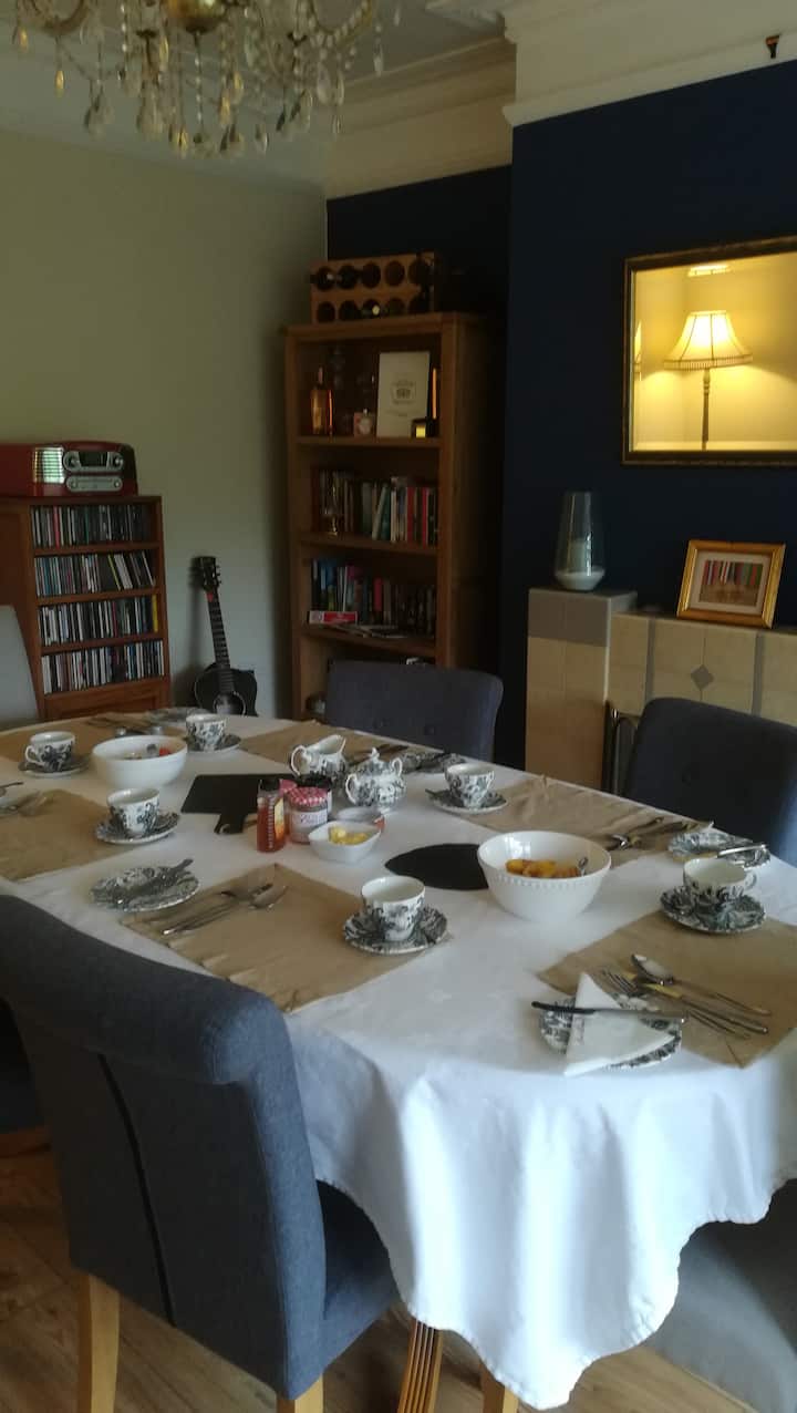 Elmsleigh Bed And Breakfast - Twin Room - Hay-on-Wye