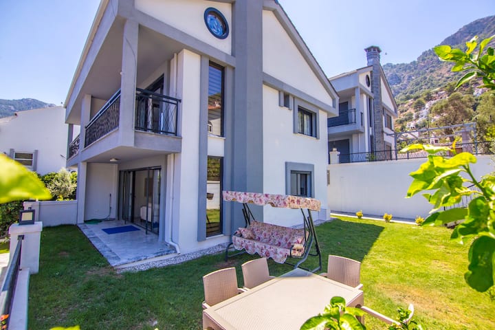 Sea Front Villa With Panoramic View D - İçmeler