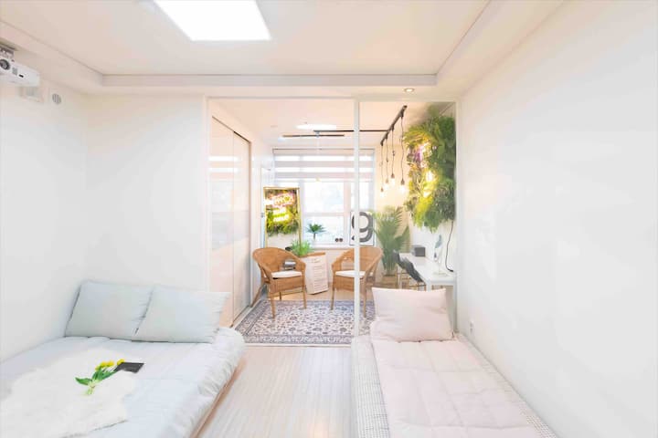 2-bed 매일시트교체 스팀살균* 넷플릭스*빔프로젝트*전포카페거리*서면숙소*부산여행 - Busan