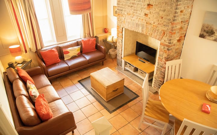 Fishermans Cottage With Sea View - Whitby