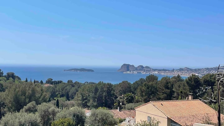 Maison Sur Les Hauteurs, Piscine, Spa, Parking. - La Ciotat