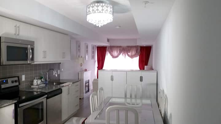 Ideally Located Cozy Studio! - 多倫多