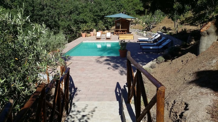 Mare E Montagna A Portata Di Mano - Castelbuono