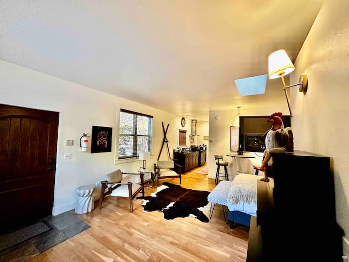 Chic Modern Casita, 3 Minutes Walk To Taos Plaza - New Mexico