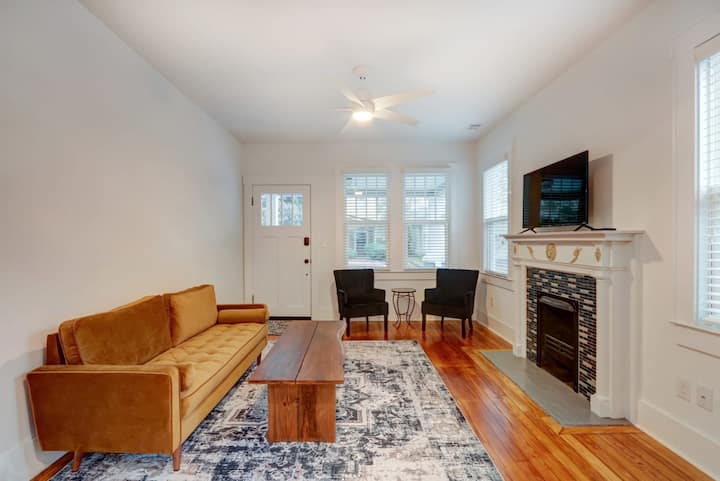 Freshly Renovated Bungalow - Monthly Stays! - Savannah, GA