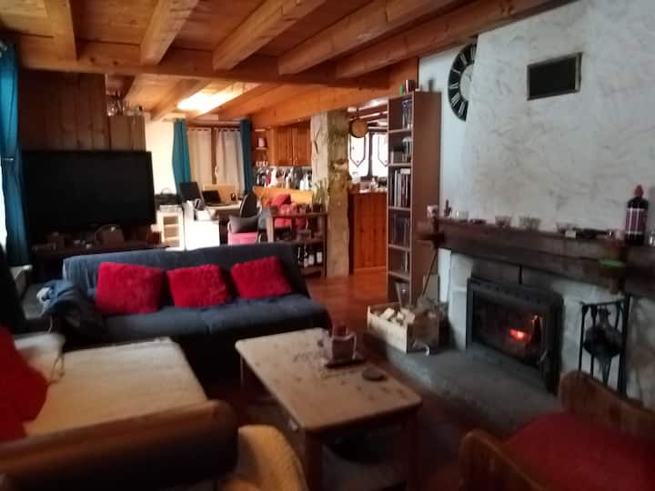 Agreable Chambre Avec Balcon Dans Un Chalet - Cluses