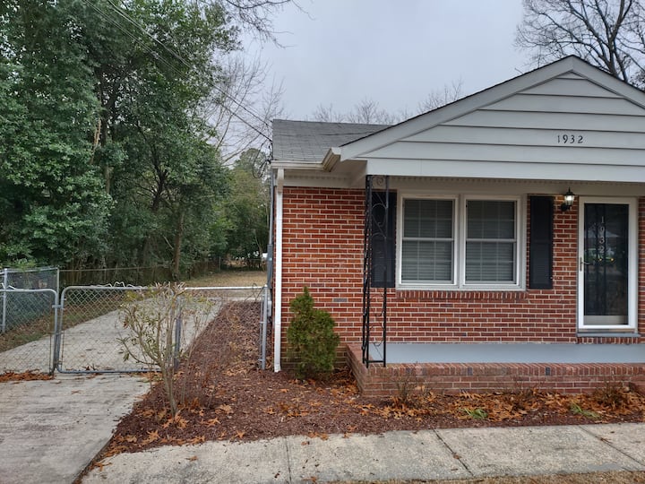 Cozy With Exceptional Location! - Fayetteville