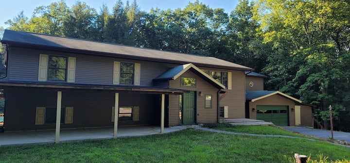 Eagle Valley Retreat | 16 Guests |Psu - Pennsylvania