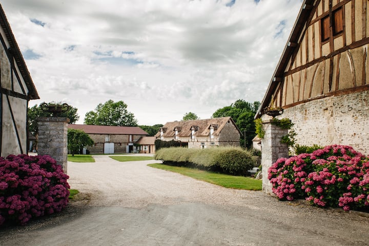 Ferme De La Queue D'haye "La Bergerie" - Tourny
