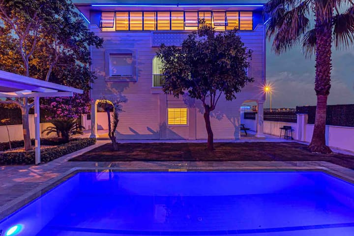 (Vezi̇r)villa On Kadriye - Belek