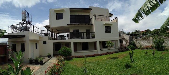 Spacious 3 Bedroom Home In Tagaytay - Tagaytay