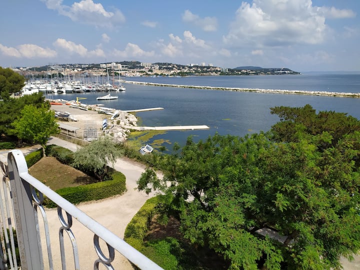 Martigues Studio Climatisé Avec Balcon - ibis Martigues Centre