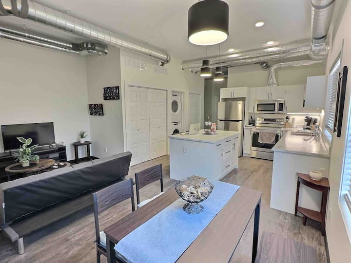 Summer Suite - Pet Friendly - Brandon University