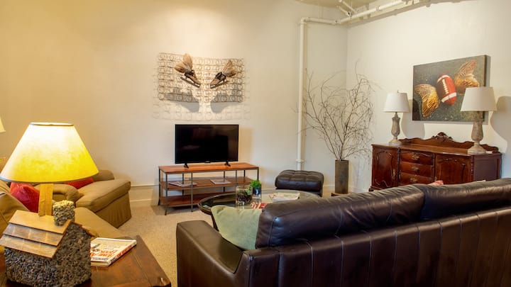 Large Executive Loft In Historic Grants Pass#113 - Grants Pass, OR