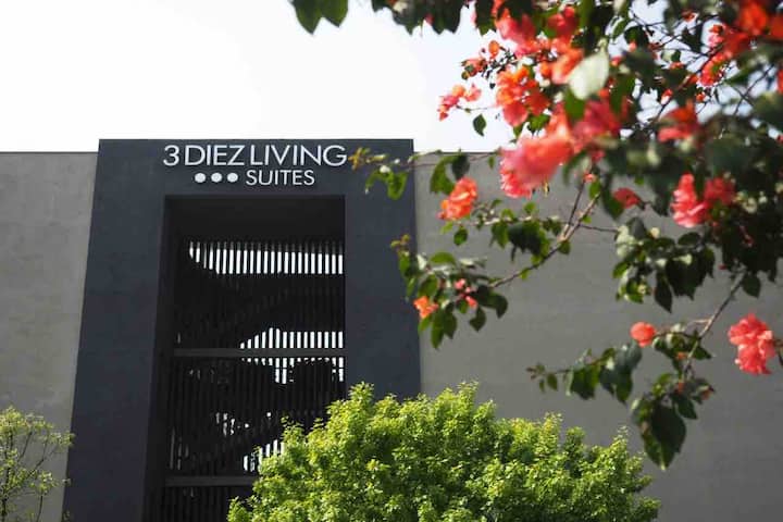 3 Diez Living Suites - Monterrey
