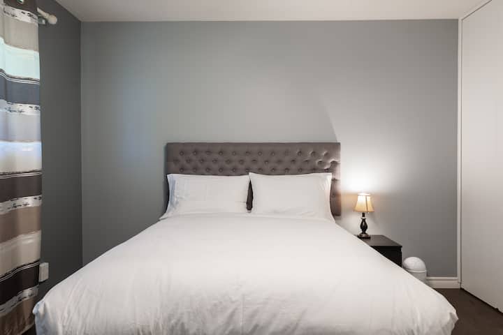 Room #2 In Neat, Comfy House - Kitchener, ON, Canada