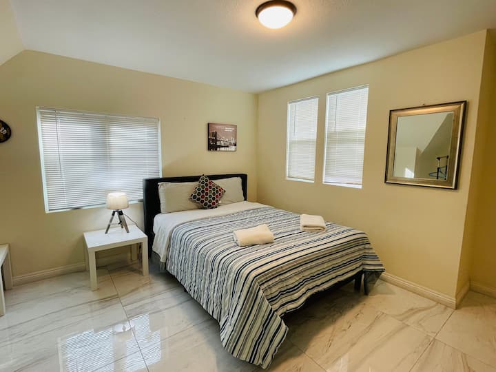 Private Room4/private Bath//qbed/tv/ac/mini Fridge - El Monte, CA