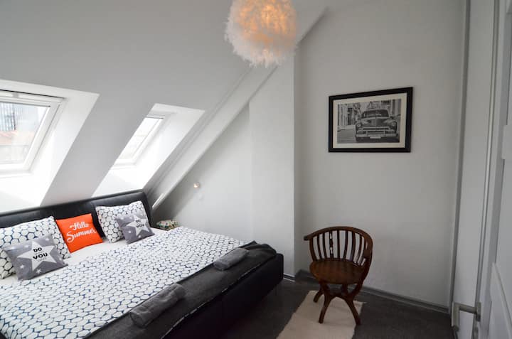 Stylish Industrial Art Attic Apartment - Bratislava