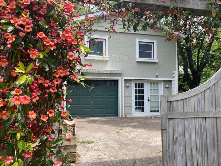 Private Guest House! Walkable West Asheville - Asheville, NC