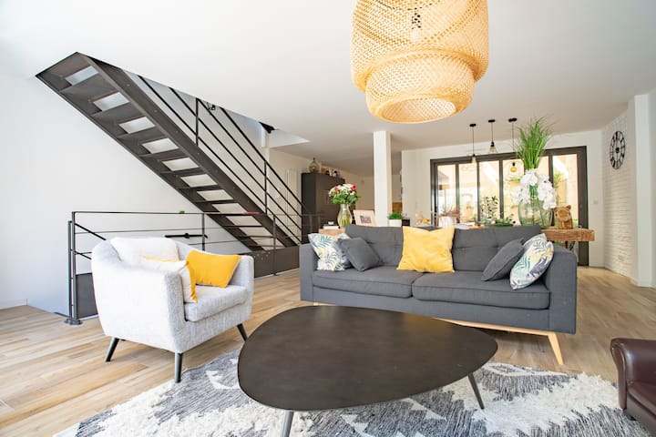 Belle Maison 220m2 En Plein Coeur De Bordeaux - Burdeos