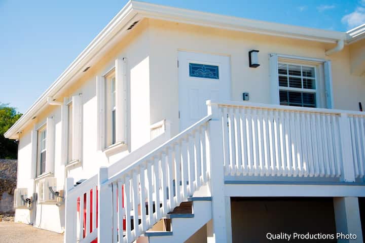 Rose's One Bedroom Unit - Turks and Caicos Islands