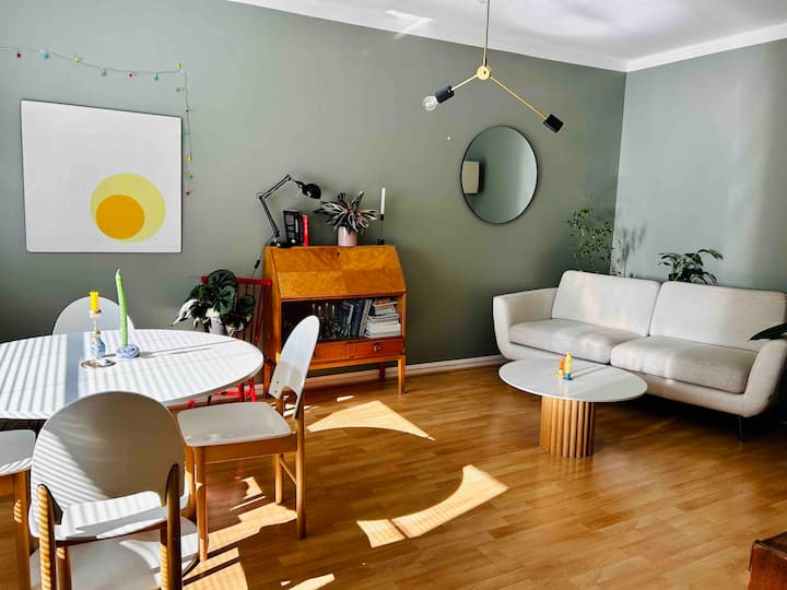 A Spacious Central Flat In A Lively Neighbourhood - Helsinki