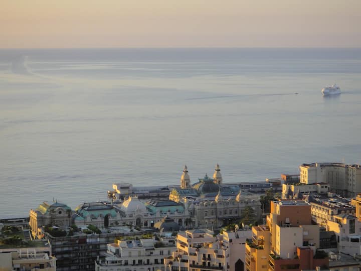 Beausoleil : Bel Appartement Avec Vue Sur Mer. - Beausoleil