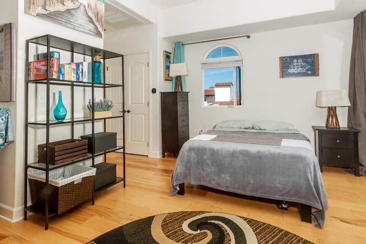 Top Floor Ventura Studio-best Views Near Dt/ocean - Ventura, CA