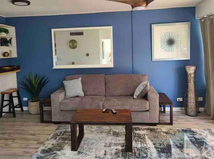 Waikiki Gem - 2bdrm/1bath Sleeps 6 Free Parking! - O‘ahu, HI
