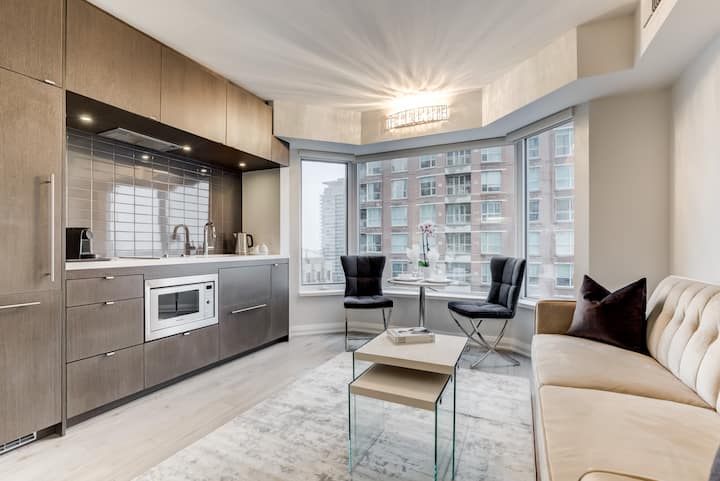 Chic Place In Toronto’s Most Exclusive Location - Toronto