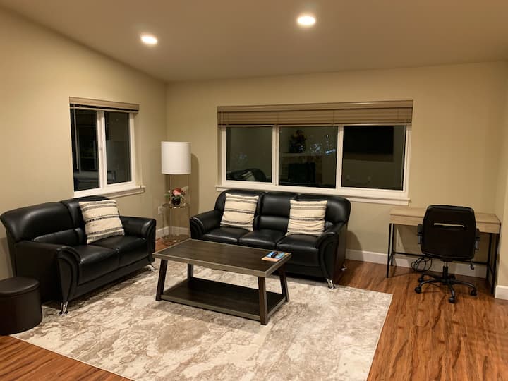 Private 2bedrm 1bath Downstair W/shared Living #A - Anchorage