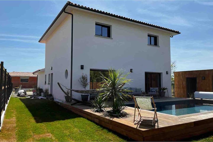 Maison Familiale Et Spacieuse Avec Piscine - Biganos