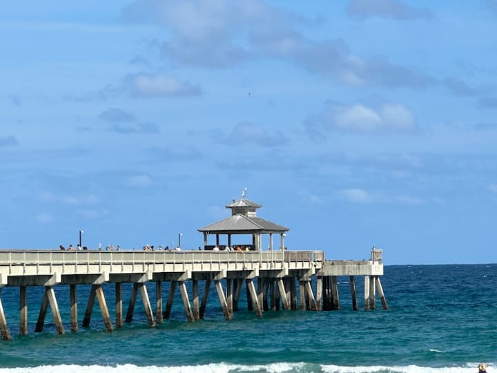 Location, Location, Location - 1 Bedroom / 1 Bath - Deerfield Beach, FL