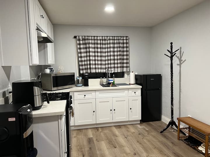 Cozy Guest Unit - Riverside, CA