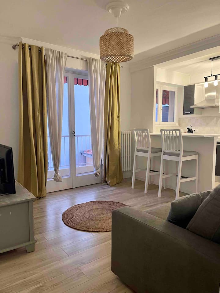 Menton: Superbe Appartement. Au Calme. - Menton
