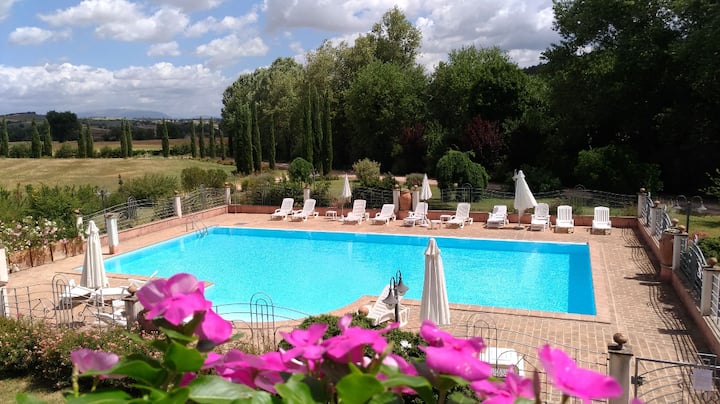 Apartment With 2 Double Beds And Pool View - Spoleto
