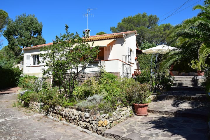 Villa Confortable Au Calme Pour  6 Personnes - Saint-Raphaël