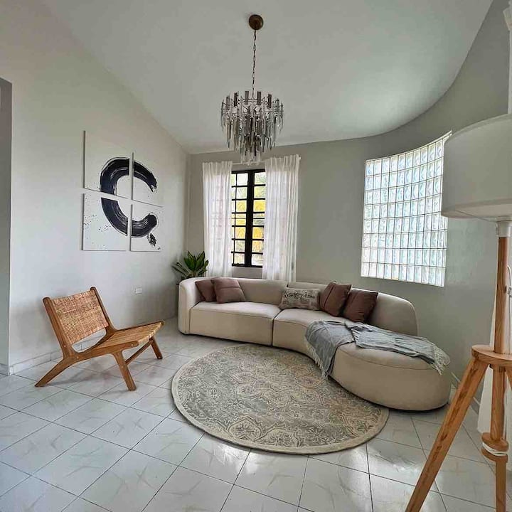 10-minute To The Beach From This Spacious House - Puerto Rico