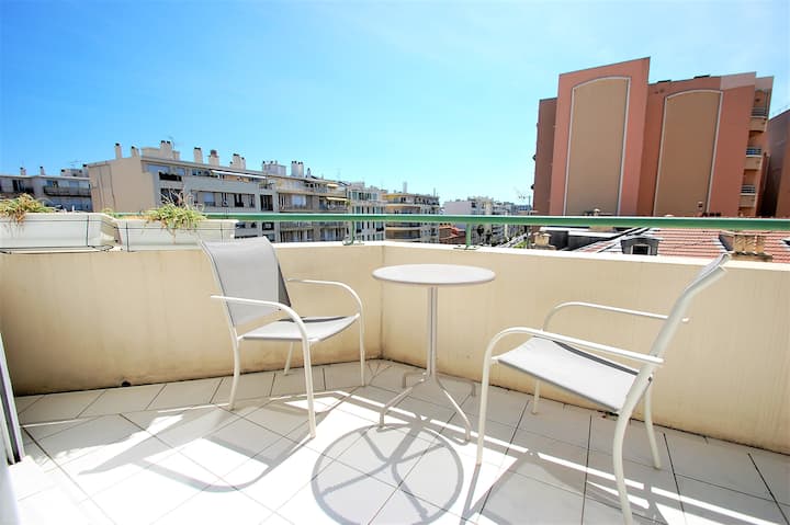 Studio Cosy Avec Terrasse Près De La Promenade - Nice