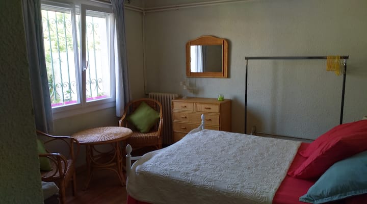 Appartement Avec Jardin Et Parking - Thuir