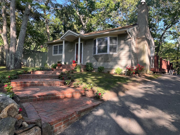 Hampton’s Beach House And Private Beach Access! - The Hamptons, NY